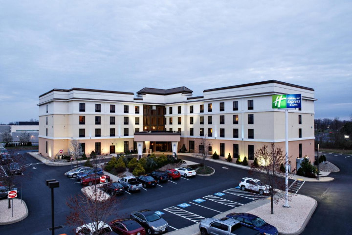Holiday Inn Express & Suites Harrisburg West - Harrisburg, PA