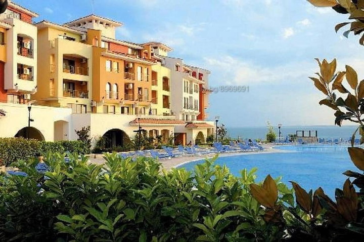 Art Studio Marina Cape-private Host - Pomorie