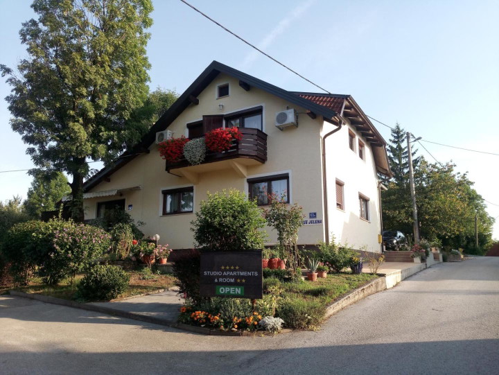 Apartments And Rooms With Parking Space Seliste Dreznicko, Plitvice - 14671 - Kroatië