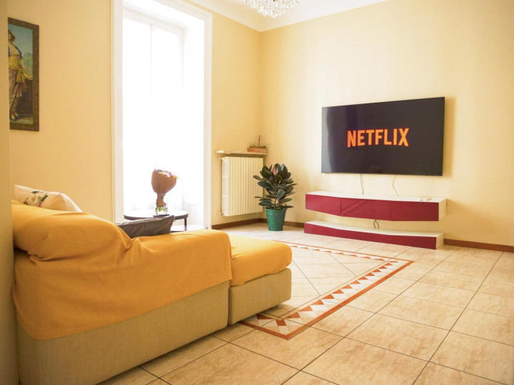 Wonderful Downtown Apartment-hd Netflix, King-size Bed, Two Minutes' Walk From Metro - Milano