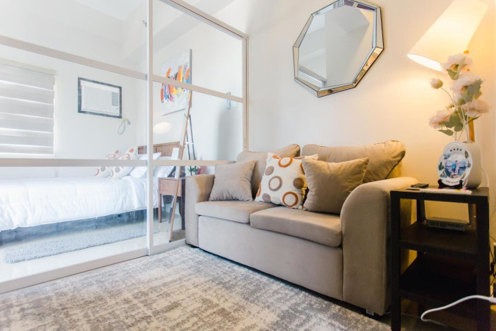 1-br Condo With Pool, Balcony, Close To It Park - Filipijnen