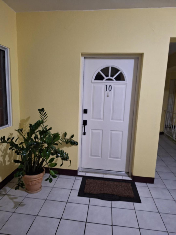 Chateau Central At Sunbury Apts - Jamaica