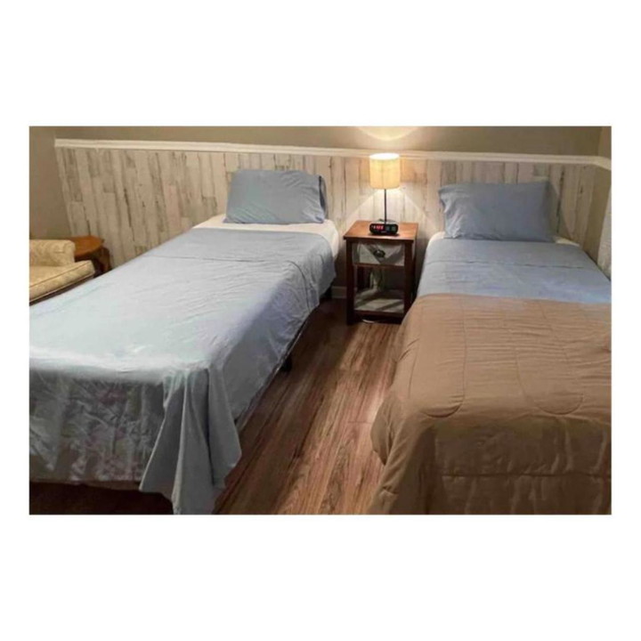 Welcoming Overnight Bedroom - Birmingham, AL