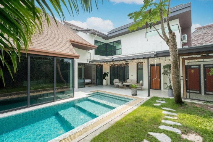 Bang Tao 4br Fam Villa With Pool Plus Gym And Restaurant - Phuket