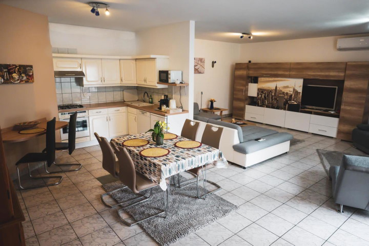 Bory Apartman, Zárt Udvari Parkolás, Met Aréna 2,5 Km - Lake Velence