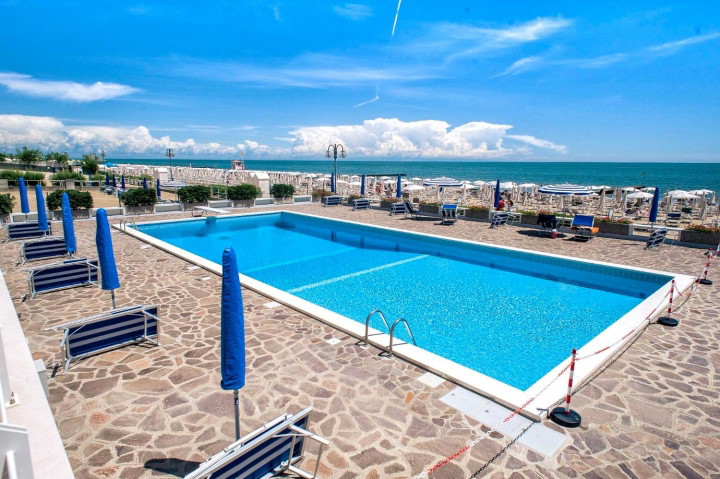 Sea View Apartment With Swimming Pool - Lido de Jesolo