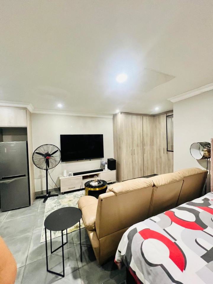 Modern Comfort With Easy Access Everywhere - Vereeniging