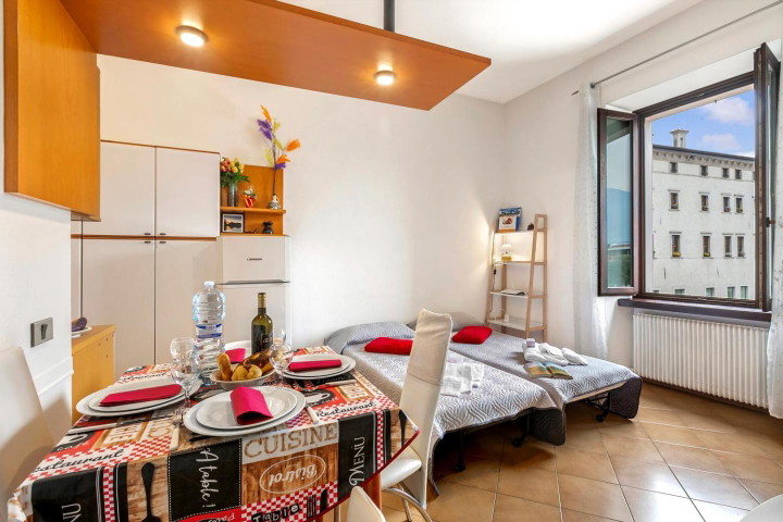 Lake View Historical Center Apartment - Happy Rentals - Riva del Garda