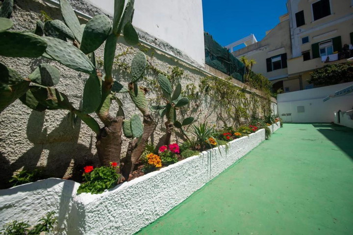 Tra Centro E Mare - Procida