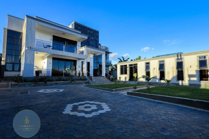 The Lake View Accommodation, J&b Jai Castle, Kasenyi Entebbe - Uganda