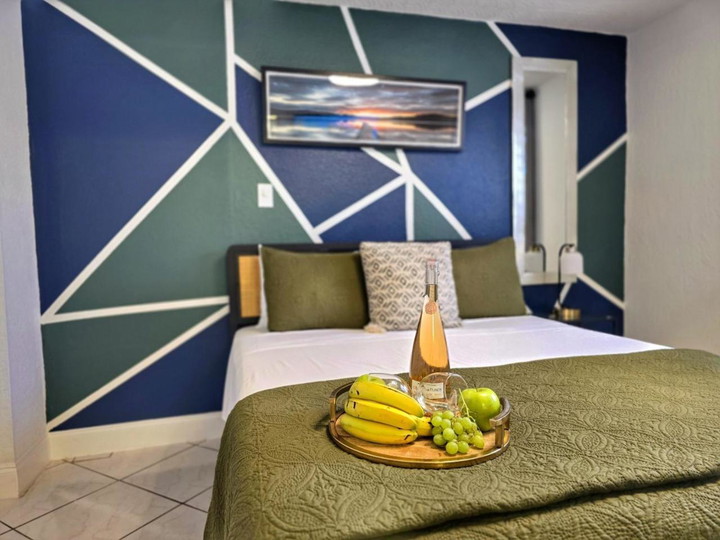 First Class Landing, 2br, 7 Tpa Airport, Ac, Free Pkng, Wine, Fast Wi-fi - Aéroport de Tampa (TPA)