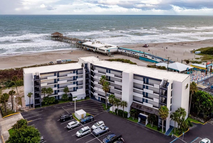 La Quinta By Wyndham Cocoa Beach Oceanfront - Cocoa Beach, FL