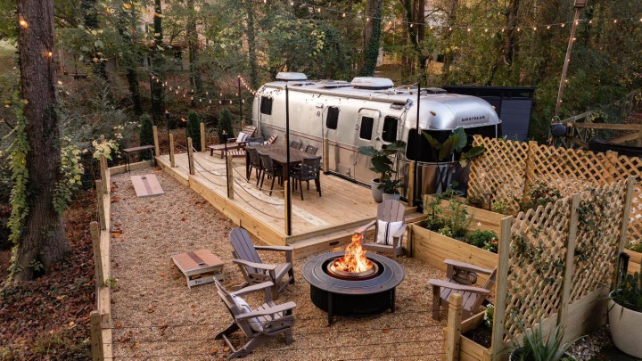 Cozy Lakefront Airstream - Private Deck And Firepit - Sleeps 6 - Atlanta, GA