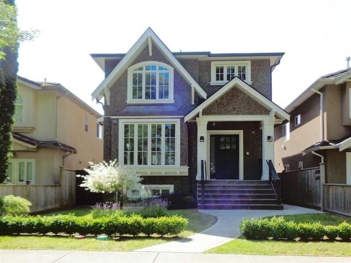 Cozy Guest Suite In Quiet Home With Private Entry - Vancouver