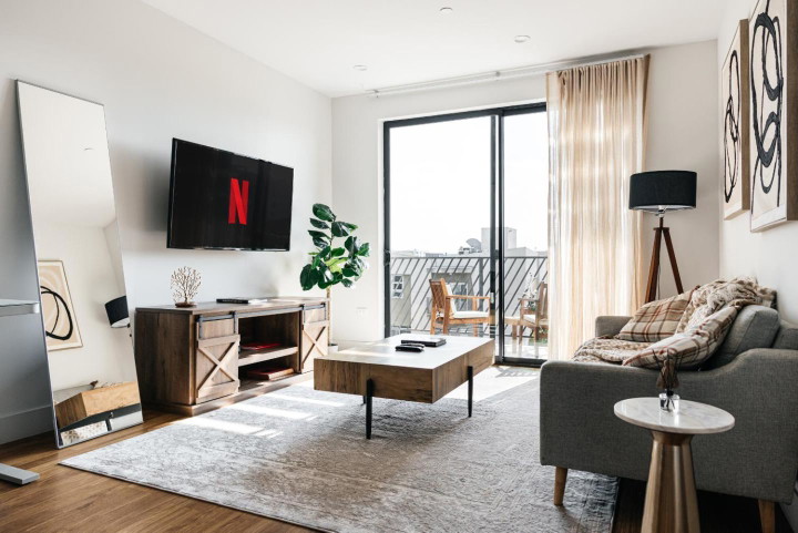 High End Hotel Style 2b Apartment With Two Balconies - Los Angeles
