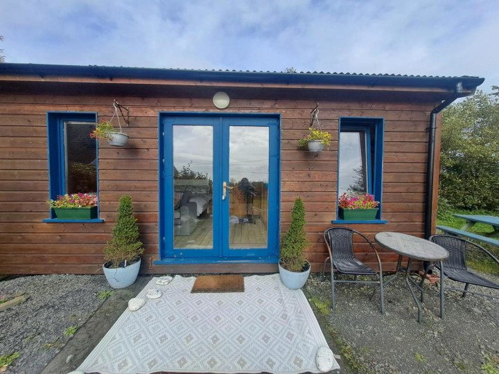 Ceaser's Cabin Is A Cosy 1 Bedroom Cabin - County Clare