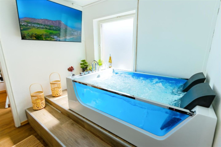 The Big Münster Für Bis Zu 12, Whirlpool, Sauna, Zentral, Tischfußball, Balkon, Gasgrill - Ulm