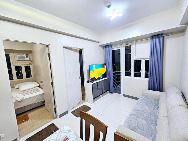 Suntrus T Solana Condominium - Ermita, Manila - Sm Manila - Manila