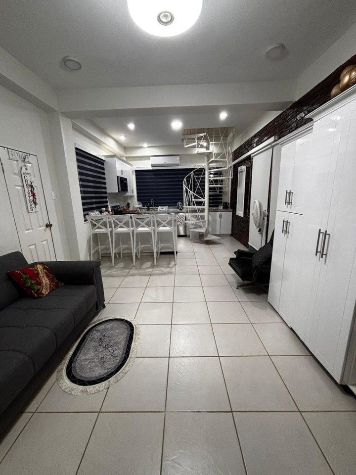 Elm's Secret Nest, Westmoorings-2 Bedroom Suite And Pool - 포트오브스페인
