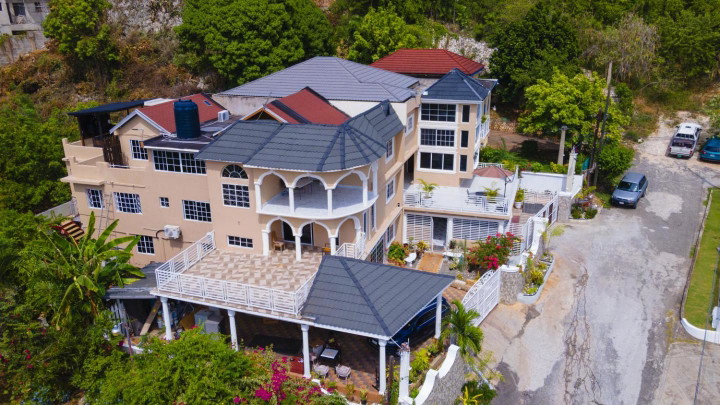 360 Rokview Suites 3br Spacious - Jamaica