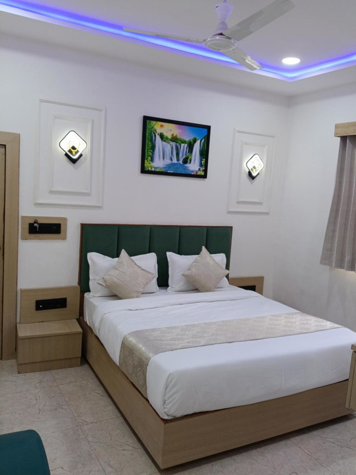 Hotel Hill Ton - Ahmedabad