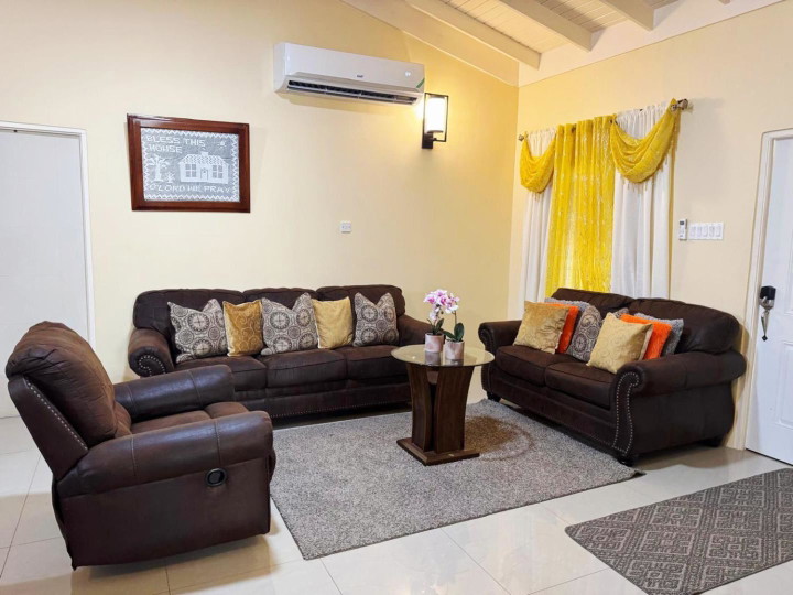 L&v Paradise Vacation Home With Pool And Gym - Jamaica