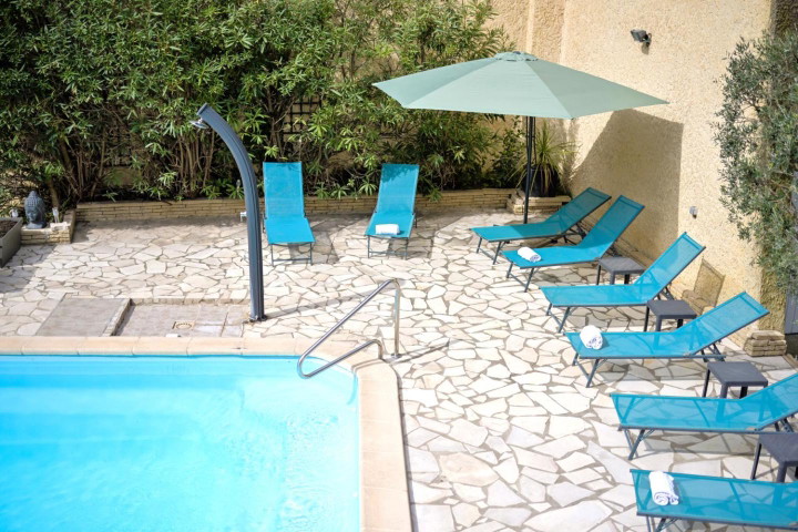 Logis Hôtel La Bastide D'entraigues - Vaucluse