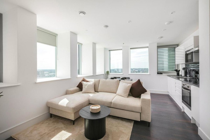 Bright & Modern 2bd 2bath - Sleeps 6 - Tube - Wifi - Surbiton