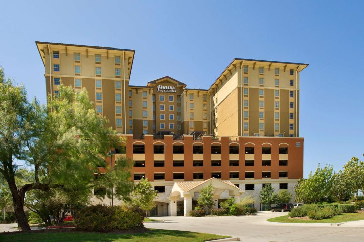 Drury Inn & Suites San Antonio Near La Cantera - San Antonio, TX
