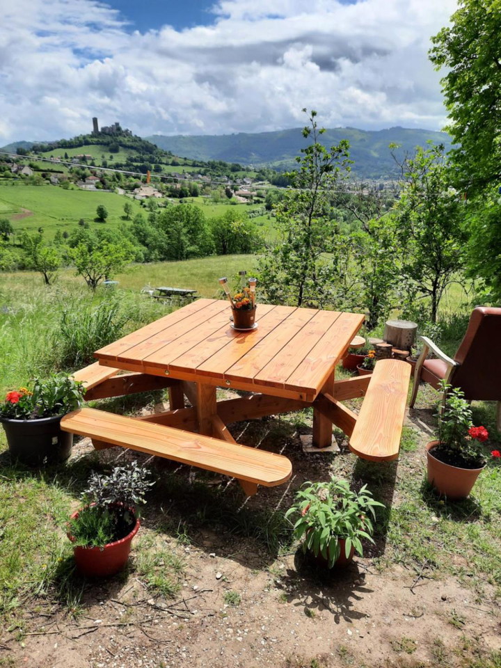 Les Coteaux De Planèze, Chambre Pour 2, 3 Ou Famille Nombreuse 2 Adultes 5 Enfants Et Jeunes - Occitanie