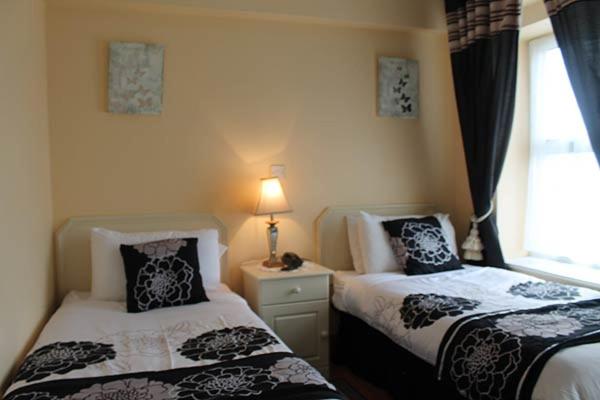 No 1 Leitrim Road - Leitrim Village