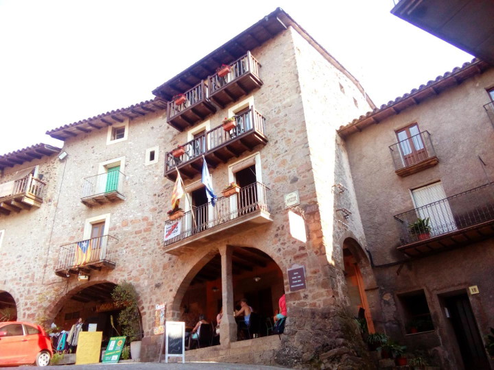 Can Menció - Plaça Major - Pyrénées