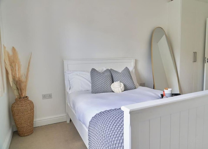 Premium 2 Bedroom Wokingham Apartment, En Suite, Free Wifi, On Site Parking, Guests 4 - Buckinghamshire