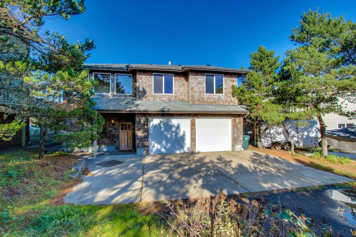 Walk To Oregon Coast Aquarium From This Modern Dog-friendly Oceanview Home - Newport, OR