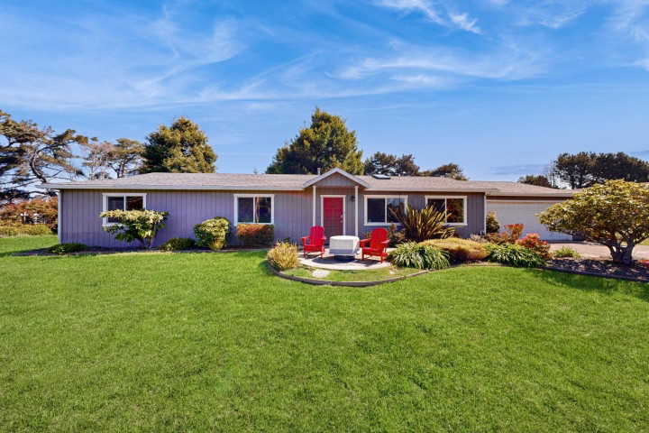 Charming Fort Bragg Home With Ping-pong & Fire Pit - Fort Bragg