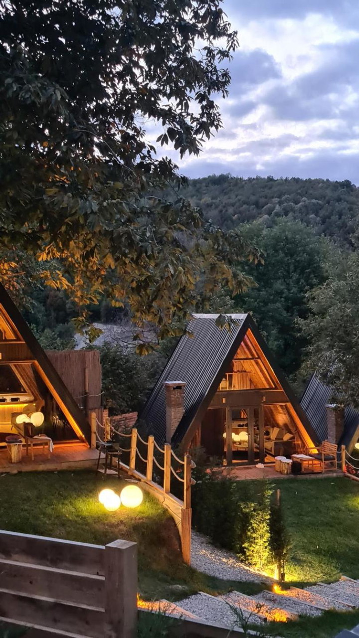Loca Sapanca Bungalov - Turkey