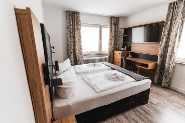 Hotel Apartments Restaurant Cala Luna - Marburg, Germany