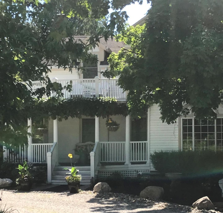 Martha's Vineyard B & B - South Haven, MI