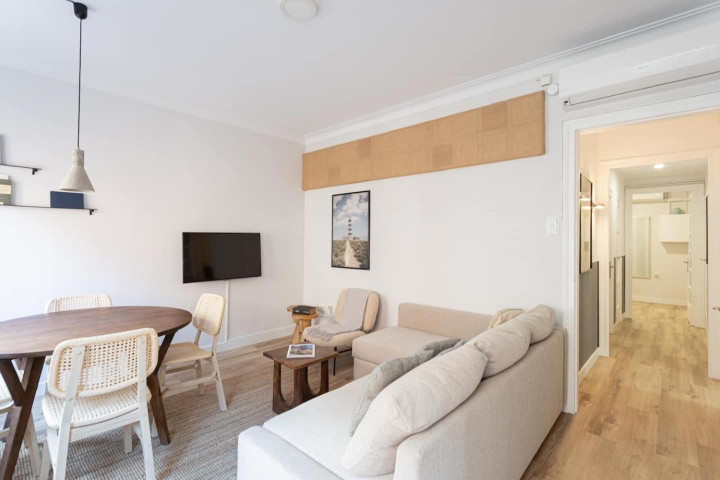 Stylish 3 Bedroom Apartment - Barcelona