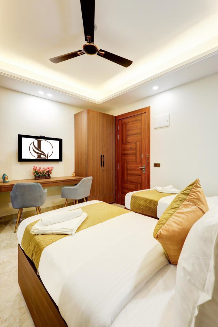 Limewood Stay Premium Studios - Near Sector 29 - Gurugram