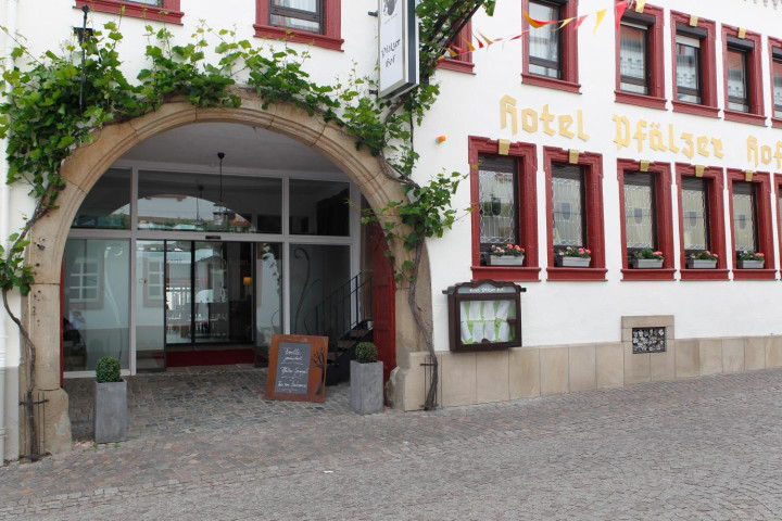 Hotel-restaurant Pfälzer Hof - Burrweiler