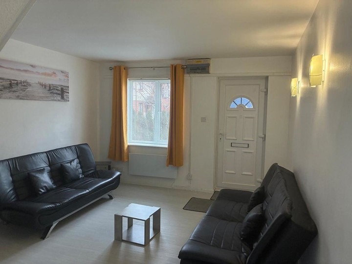 Home In Bradley Stoke, Bristol - Chepstow