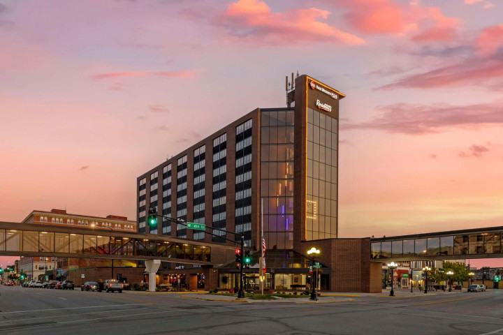 Best Western Plus Waterloo & Cedar Falls - Waterloo, IA