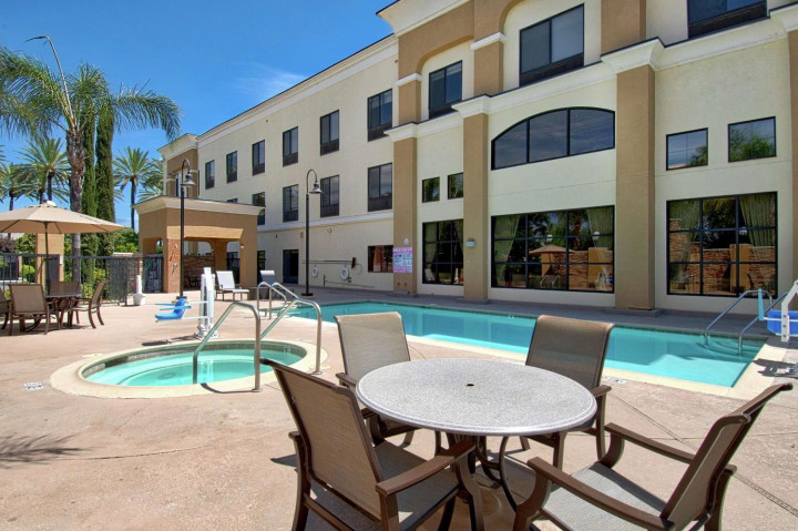 Hampton Inn & Suites By Hilton Hemet Menifee Murrieta - Beaumont, CA