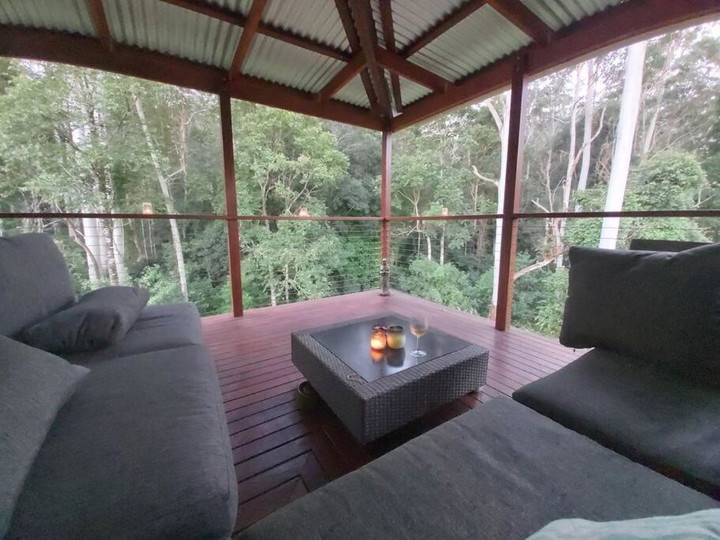 Eucalyptus Escape - Privacy In The Hinterland - Maleny