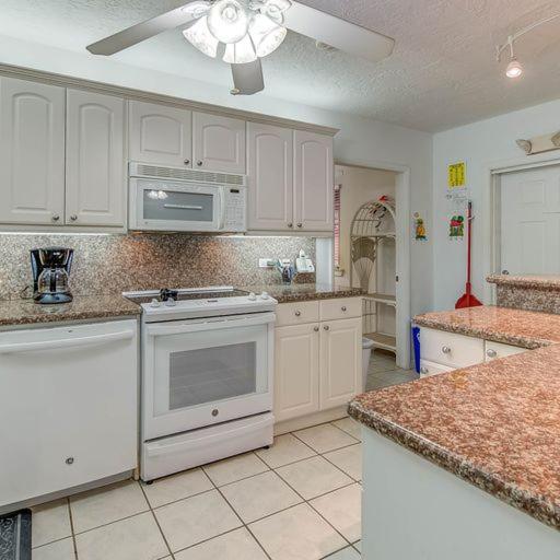 Little Bay Compound - Islamorada, FL