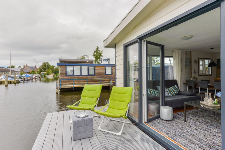 Bright And Comfortable Houseboat - Alphen aan den Rijn