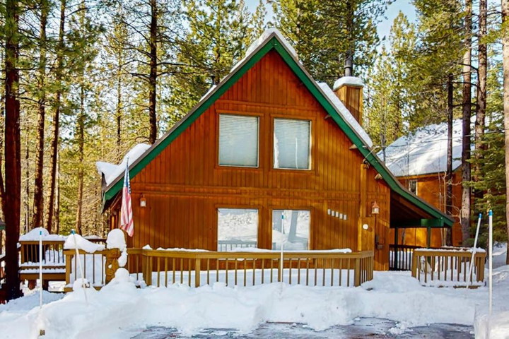 Roomy Cabin-style Home With On-site Golf & Shared Pool Hot Tub - Skiing Nearby - Truckee, CA