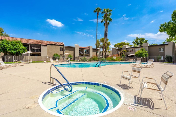 Oasis Paradise In Arcadia With Pool And Hot Tub - Phoenix, AZ