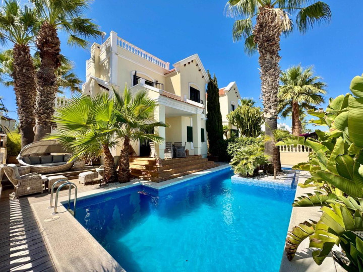 Bellota 8 - Los Dolses 3-bed Villa With Private Pool - La Zenia
